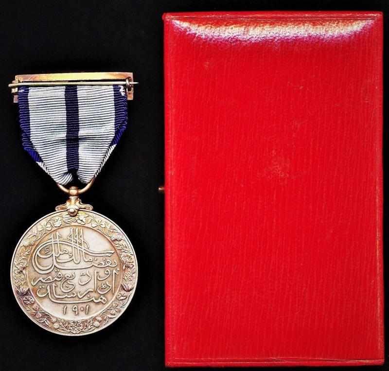 Aberdeen Medals | Delhi Durbar Medal 1903. With integral silver riband ...